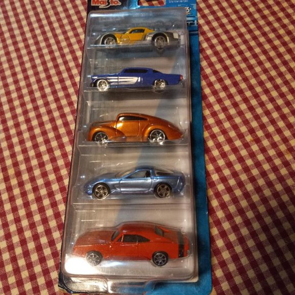 maisto | Toys | Maisto Die Cast Vehicle Set Fresh Metal Car Toys Each ...